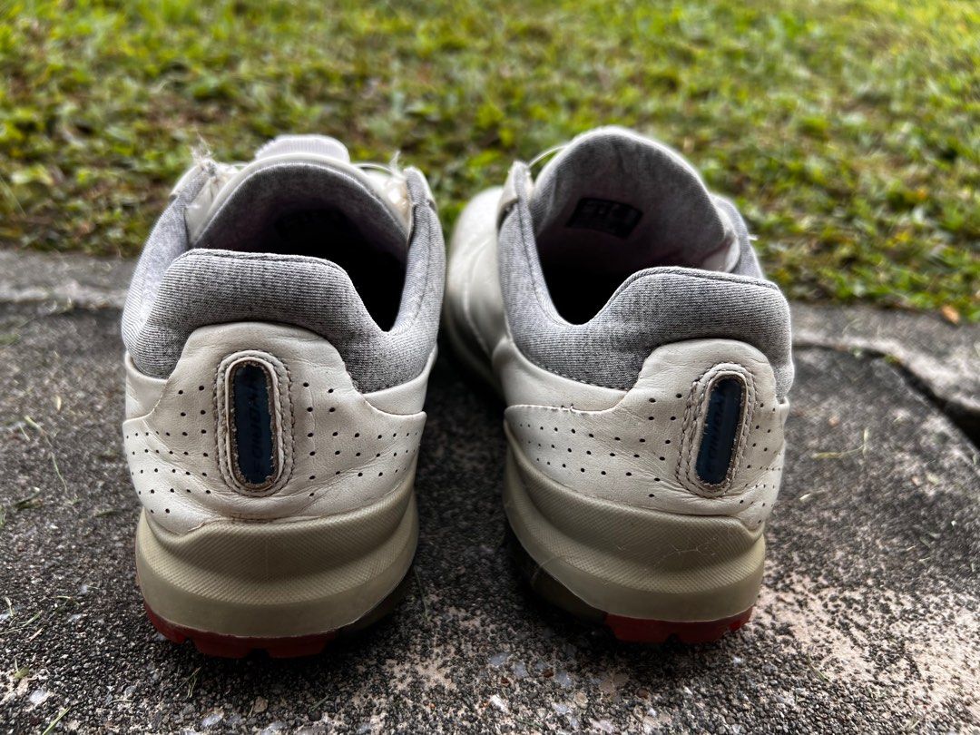 Kasut golf ecco, Sports Equipment, Sports & Games, Golf on Carousell
