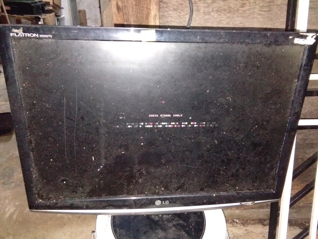 LG monitor FLATRON W2252TQ 22 inch big screen LCD HD, Computers & Tech ...