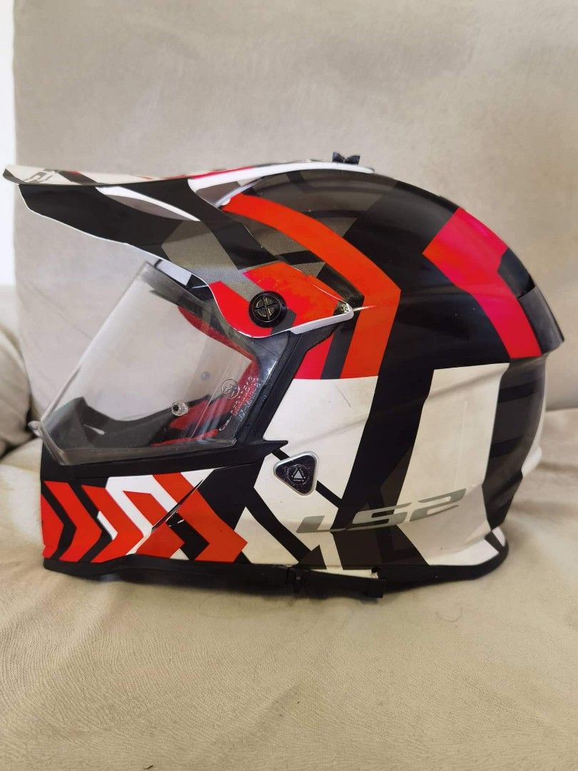 ls2 PIONEER extreme helmet (XL), Motorbikes, Motorbike Parts ...