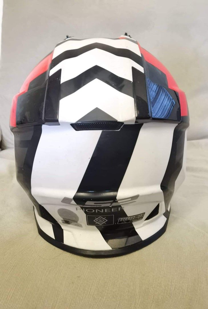 ls2 PIONEER extreme helmet (XL), Motorbikes, Motorbike Parts ...