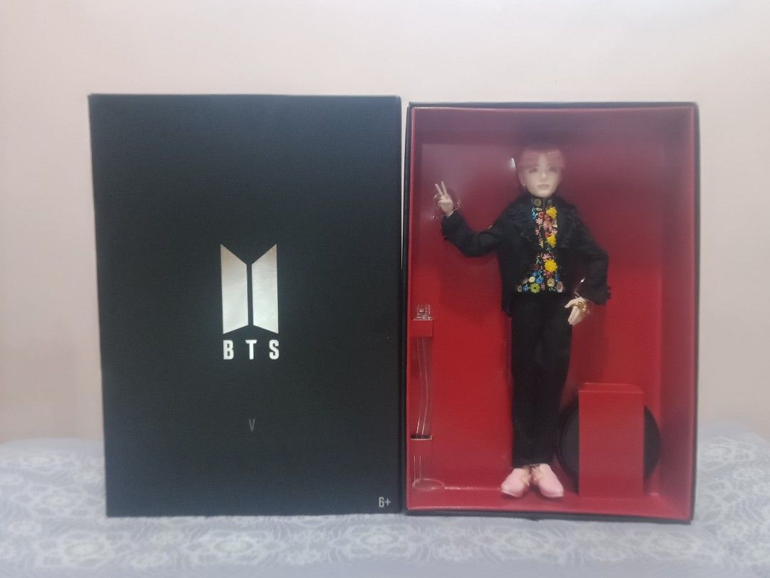 Mattel BTS Prestige Dolls: V (Taehyung), Hobbies & Toys, Memorabilia ...