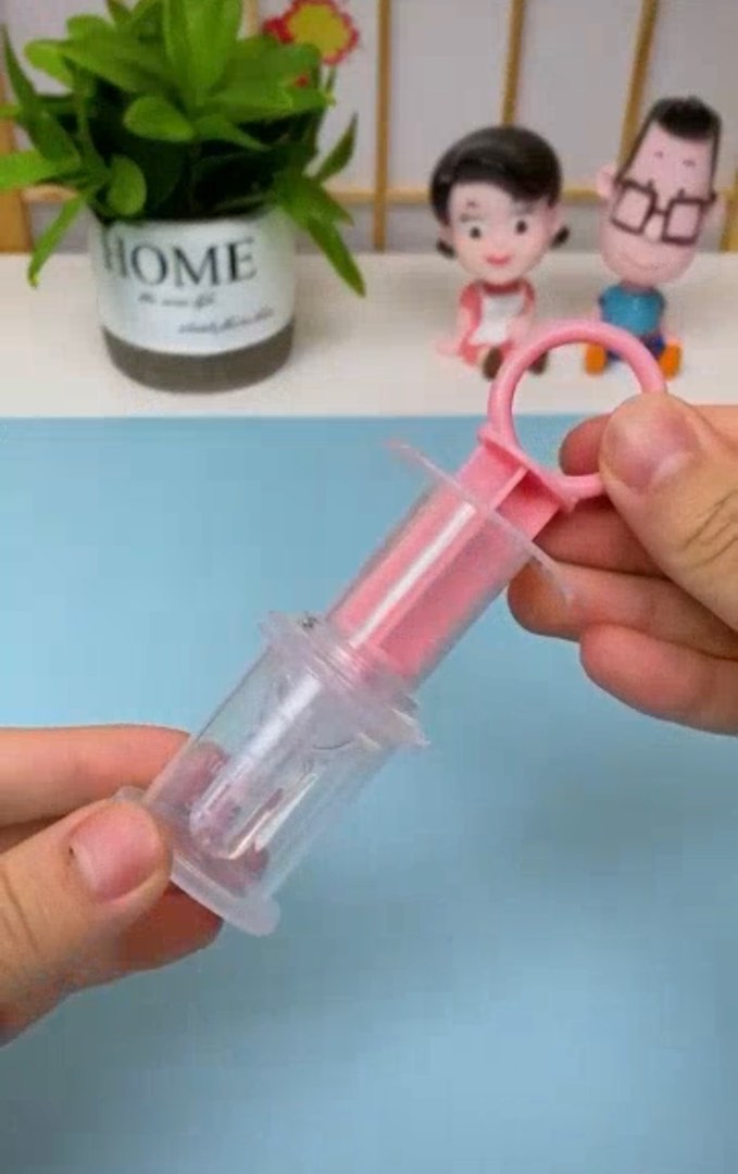 Medicine dispenser/feeder, Babies & Kids, Nursing & Feeding ...