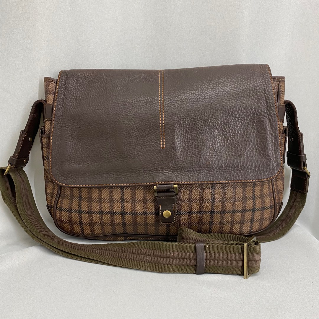 Original Daks Laptop Bag, Men's Fashion, Bags, Sling Bags on Carousell