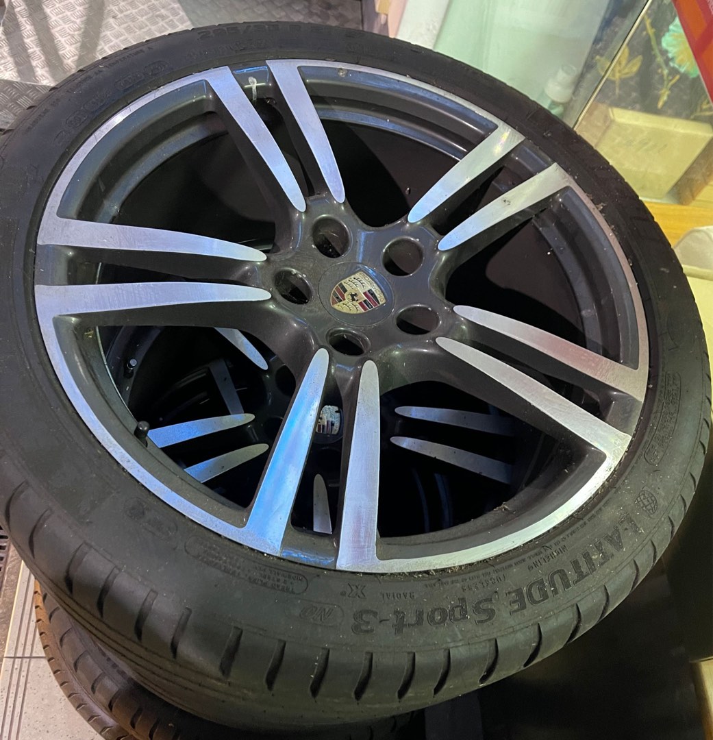 Porsche Cayenne Turbo rims With usable tyre, Car Accessories, Tyres ...
