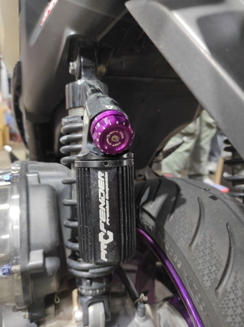 PURPLE COMPRESSION KNOB ON PROFENDER XSERIES, Motorcycles, Motorcycle ...