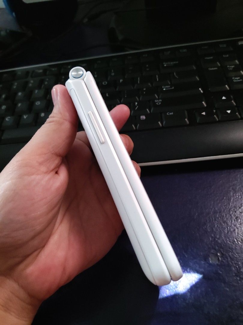 Samsung Folder 2 2021 White, Mobile Phones & Gadgets, Mobile Phones ...