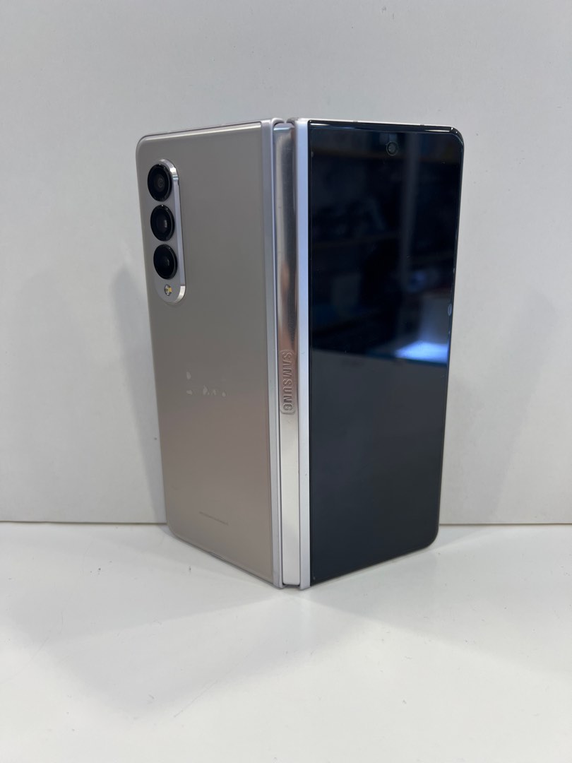 Samsung Z Fold 3 256gb (Got Small Dent ), Mobile Phones & Gadgets ...