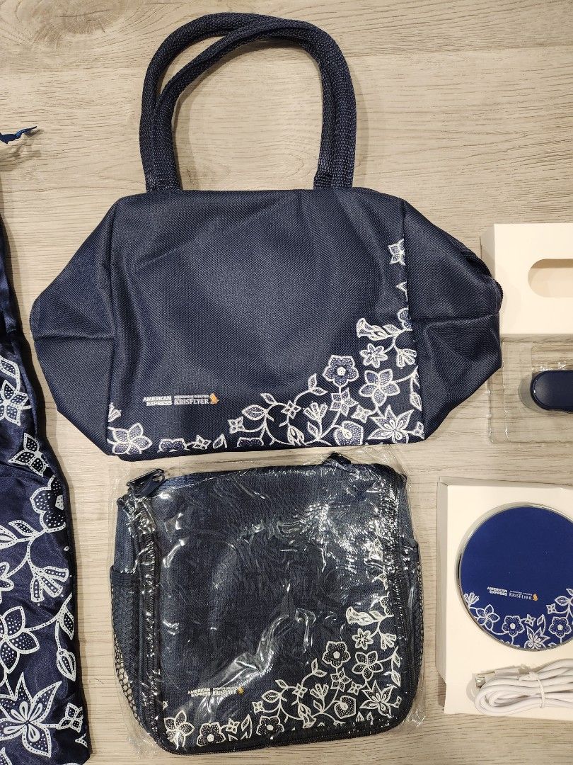 Singapore Airlines (SIA) batik gift set, Everything Else on Carousell