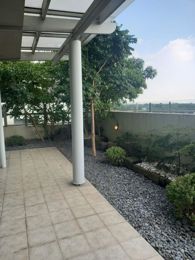 Special Bi-level Unit with Garden at The Residences at Greenbelt TRAG ...