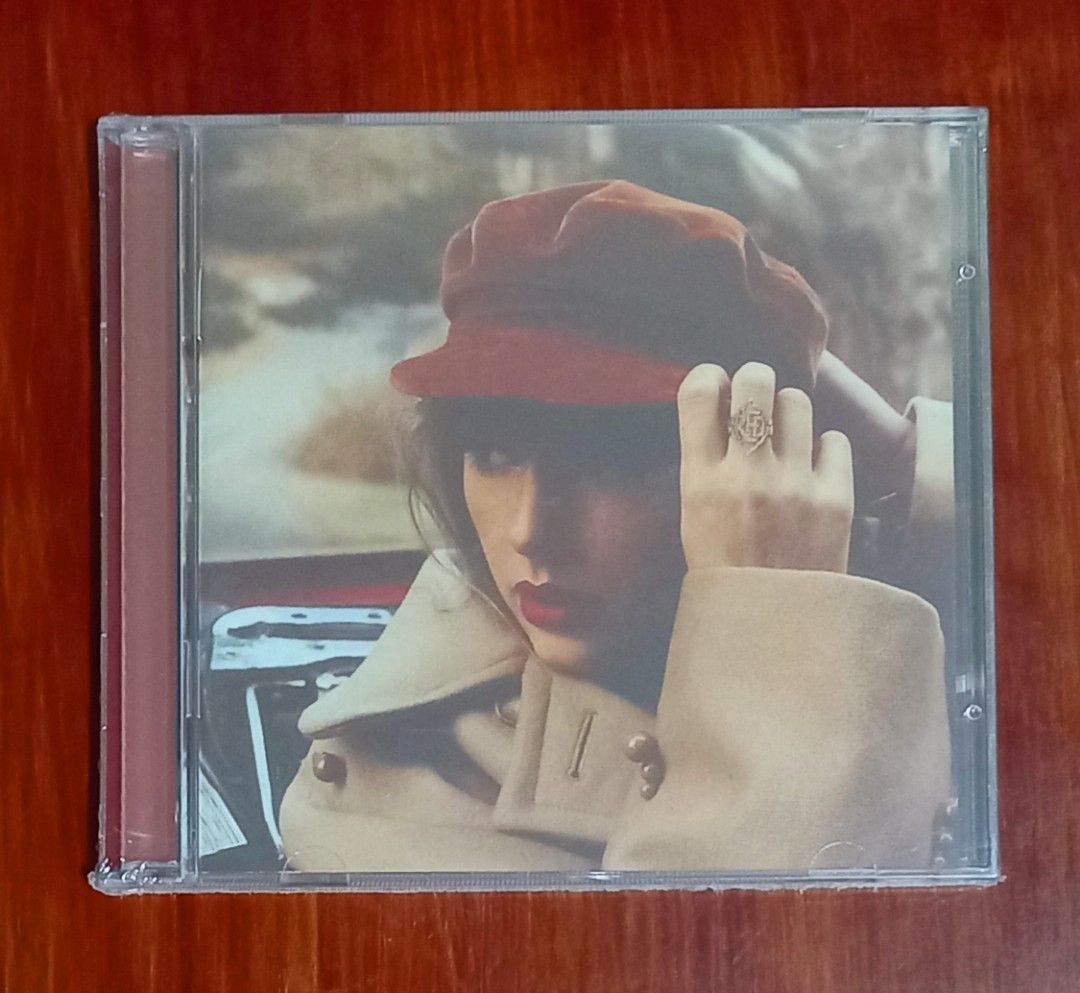 Taylor swift, Hobbies & Toys, Music & Media, CDs & DVDs on Carousell