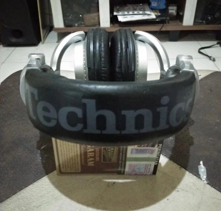 Technics RP-DH1200 DJ Headphones Original, Musik & Media, Aksesoris di ...