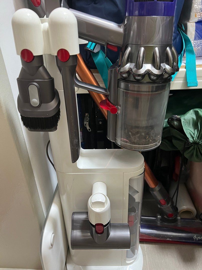 Well Used Dyson Vacuum Cleaner Full Set, TV & Home Appliances, Vacuum ...