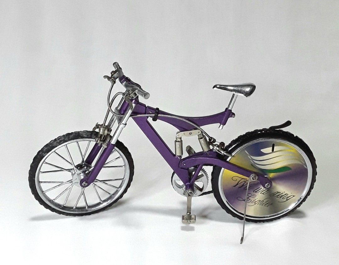 ACTION MOUNTAIN BIKE - Die Cast Metal Bike - scale 1:10, Sports ...