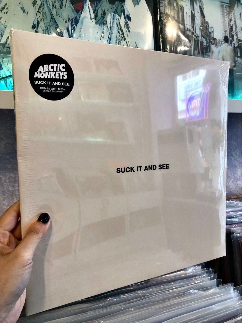 Arctic Monkeys - Suck it and see (180grams gatefold vinyl lp), Hobbies & Toys, Music & Media ...