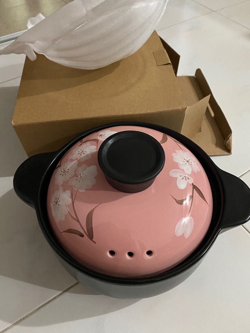 Claypot, Furniture & Home Living, Kitchenware & Tableware, Cookware & Accessories on Carousell