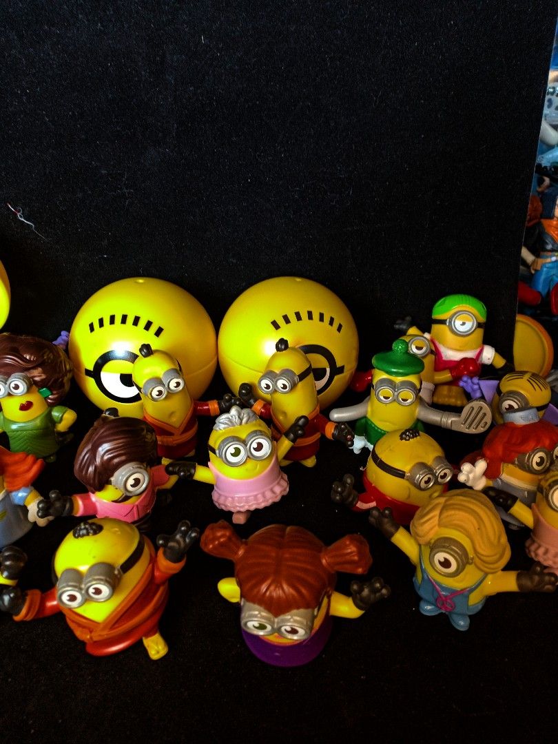 COLLECTIBLE MINI MINIONS SET with MINION BALLS, Hobbies & Toys, Toys ...