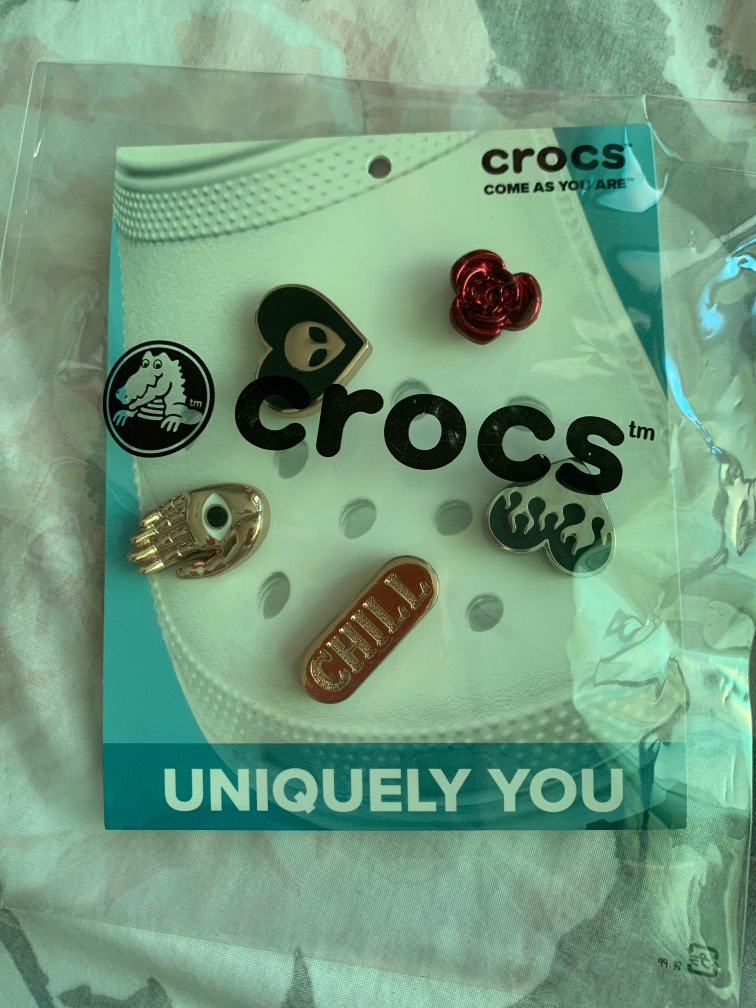 Crocs ELEVATED CHILL 5 PACK JIBBITZ, Women's Fashion, Footwear ...