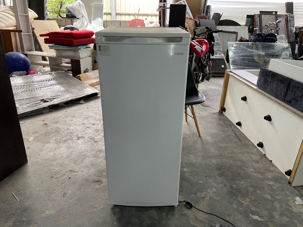 DAEWOO One Door Refrigerator Model FF-130 / Model Peti Sejuk Satu Pintu ...