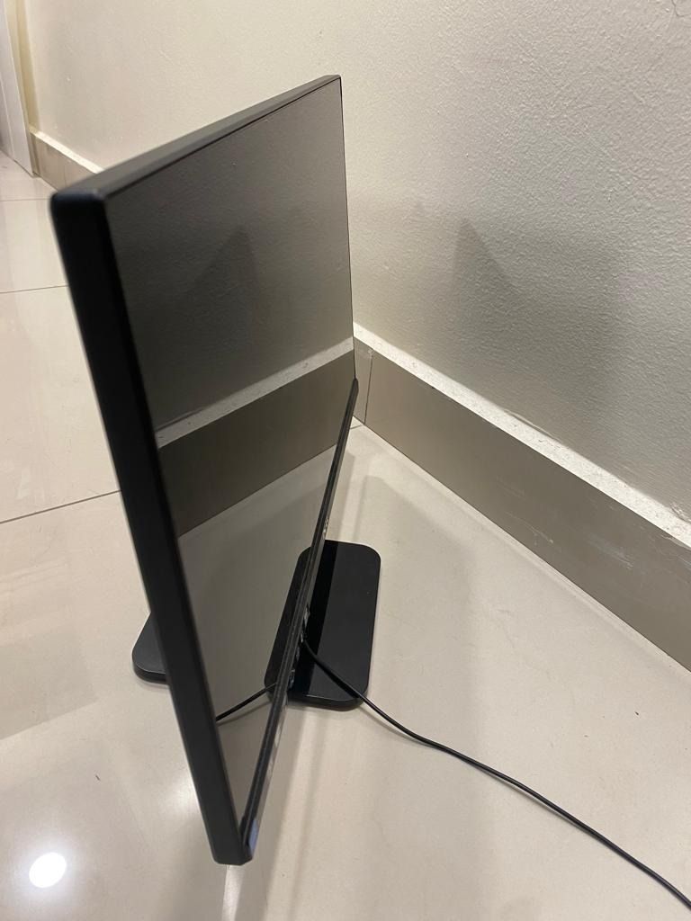 Dell IPS Monitor 22 inch IPS Frameless Glossy, Computers & Tech, Parts ...