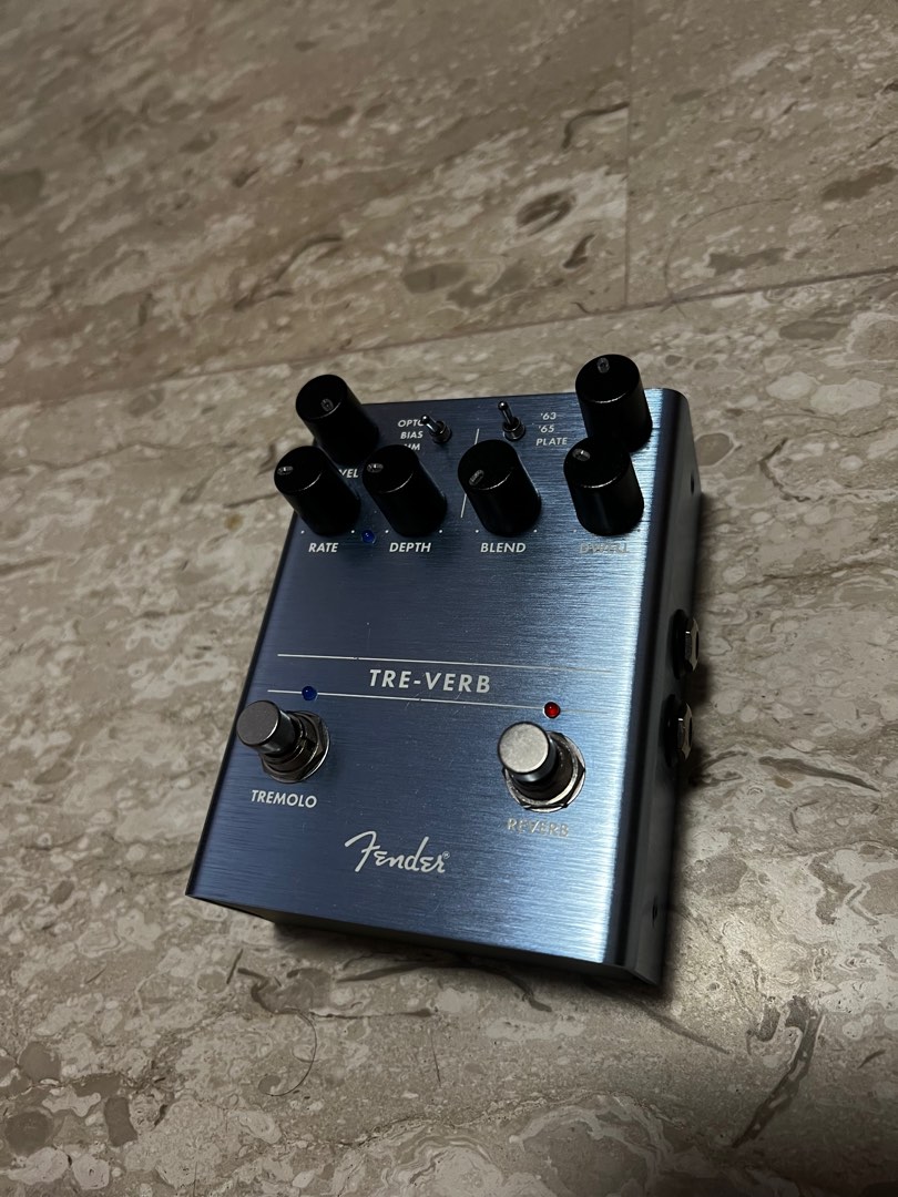 Fender Tre-Verb Tremolo Reverb Pedal, Hobbies & Toys, Music & Media ...