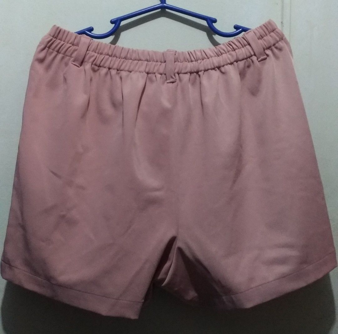 Forme Pull up short, Women's Fashion, Bottoms, Shorts on Carousell