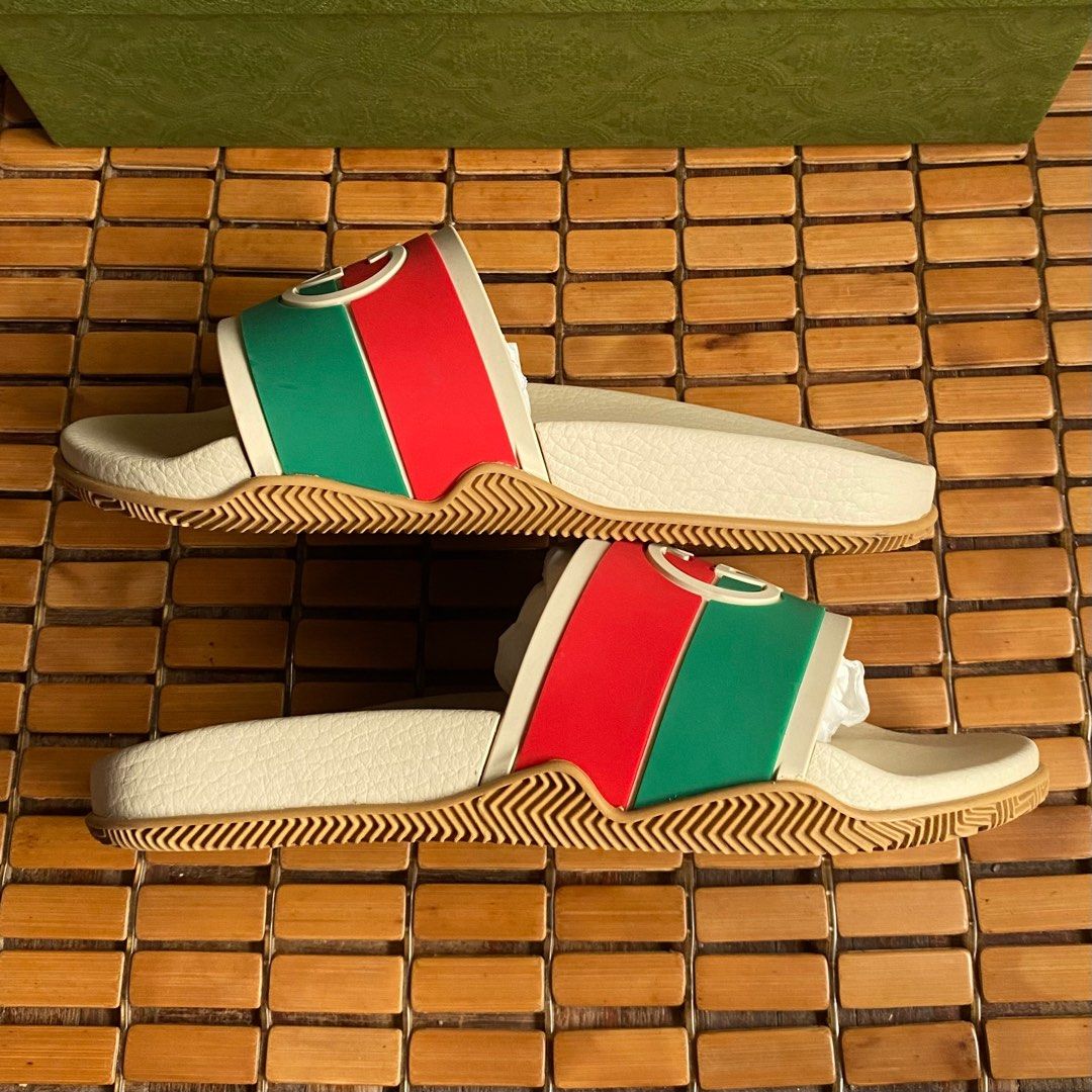 Gucci Rubber GG interlock Slides, Men's Fashion, Footwear, Flipflops ...