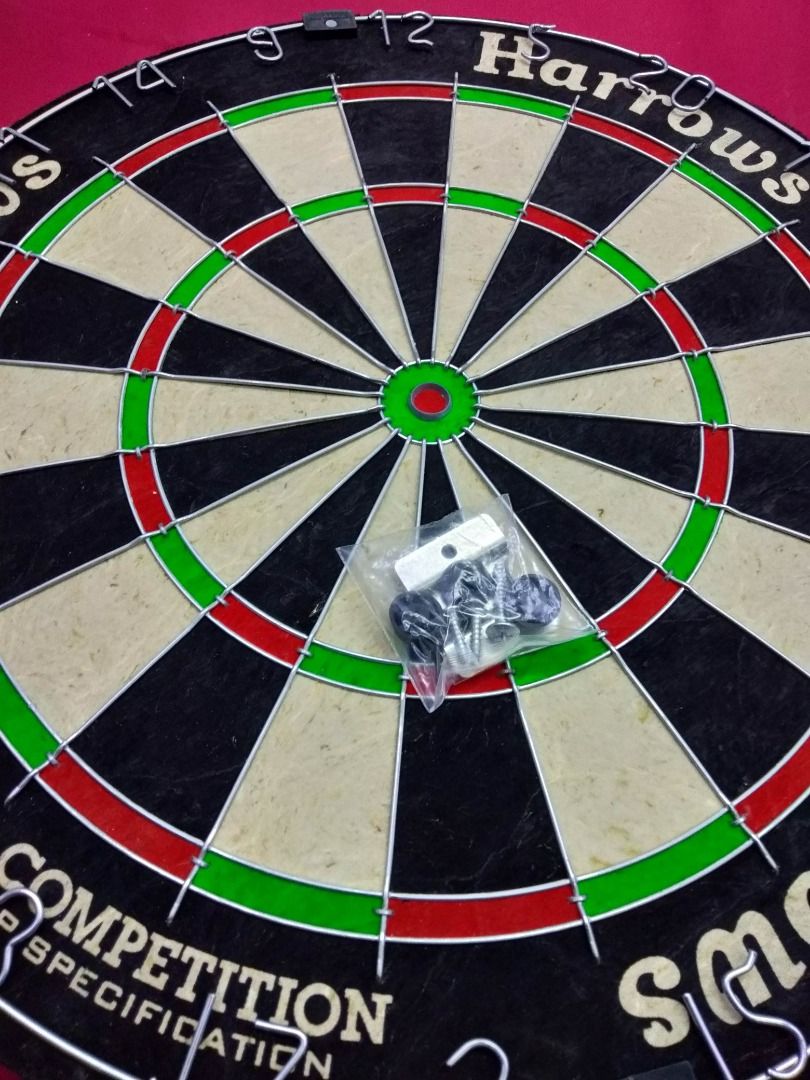 Harrows Dart Board with 2 sets of dart pin and Closet / gamit sa larong ...