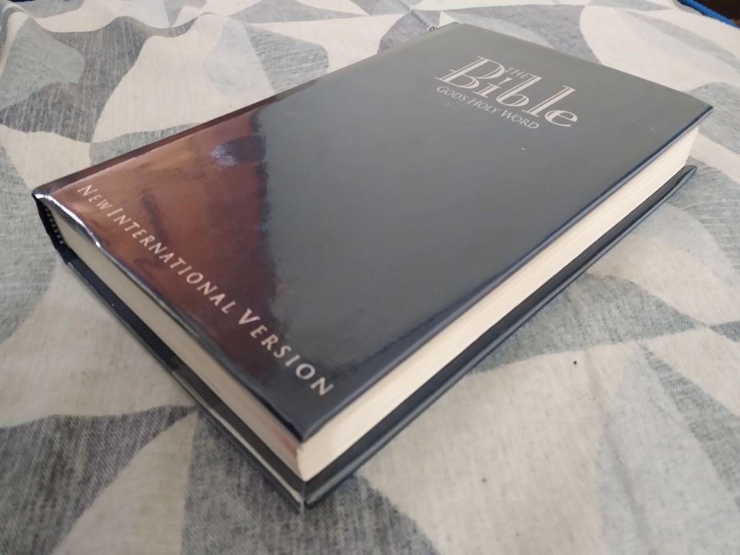 Holy Bible: New International Version 1984, Hobbies & Toys, Books ...