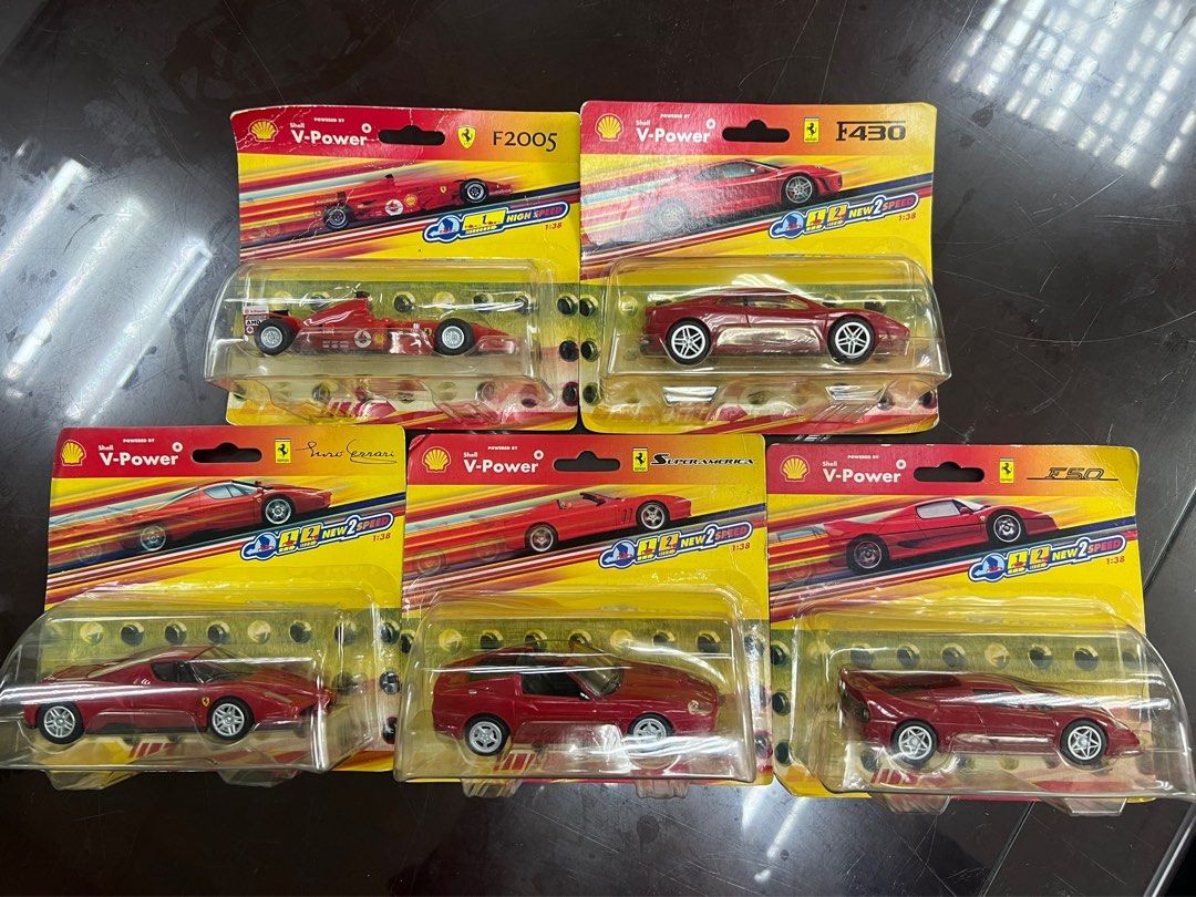 Hot Wheels shell v-power Ferrari set, 興趣及遊戲, 玩具 & 遊戲類 - Carousell