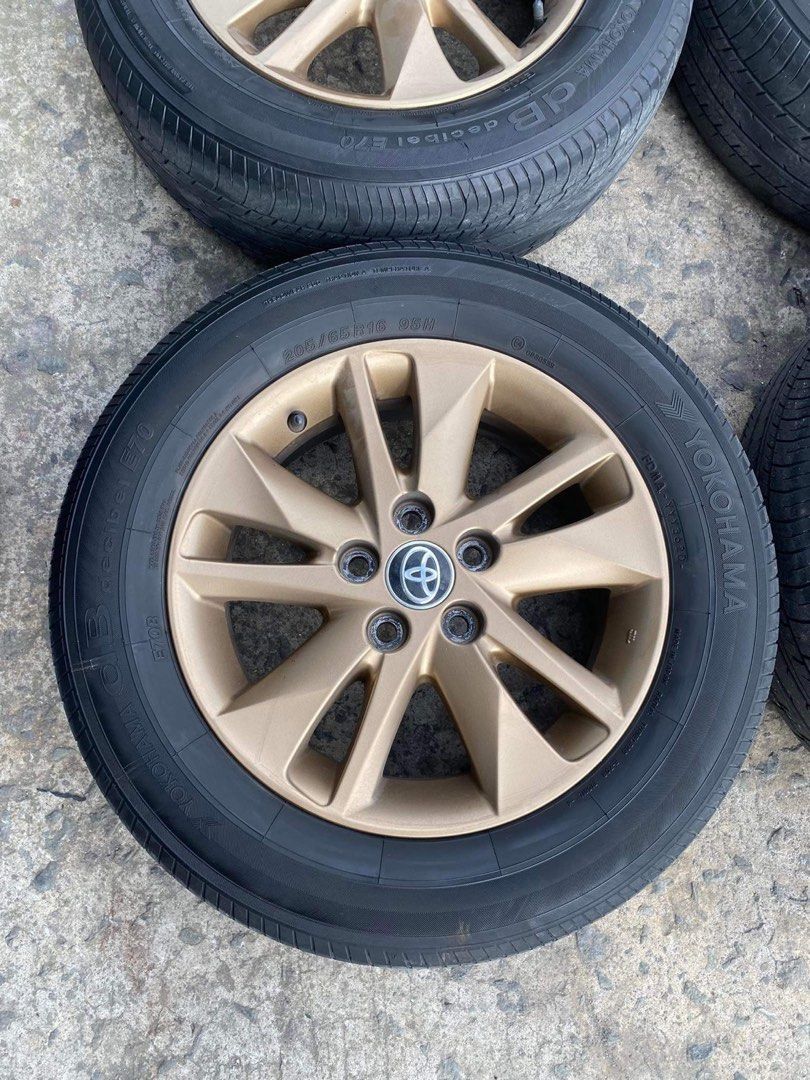 Innova stock mags and tires 2020, Car Parts & Accessories, Mags and ...