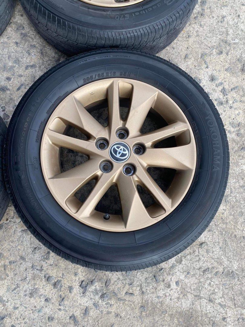 Innova stock mags and tires 2020, Car Parts & Accessories, Mags and ...