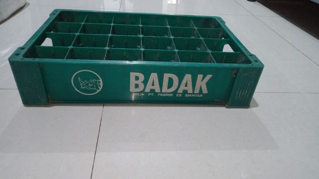 Krat Minuman Badak/ Tempat Botol, Antik, Pajangan di Carousell