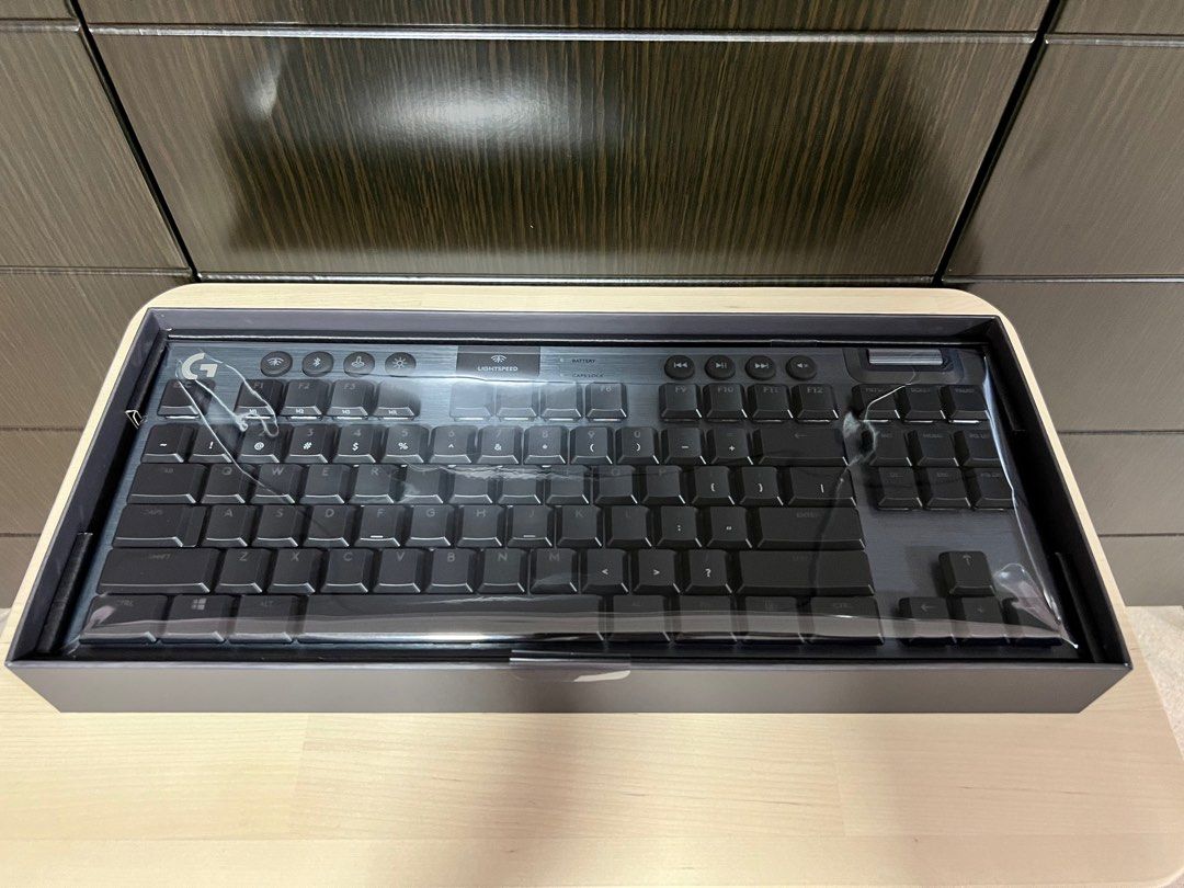 Logitech G915 TKL Tenkeyless LIGHTSPEED Wireless RGB Mechanical Gaming ...