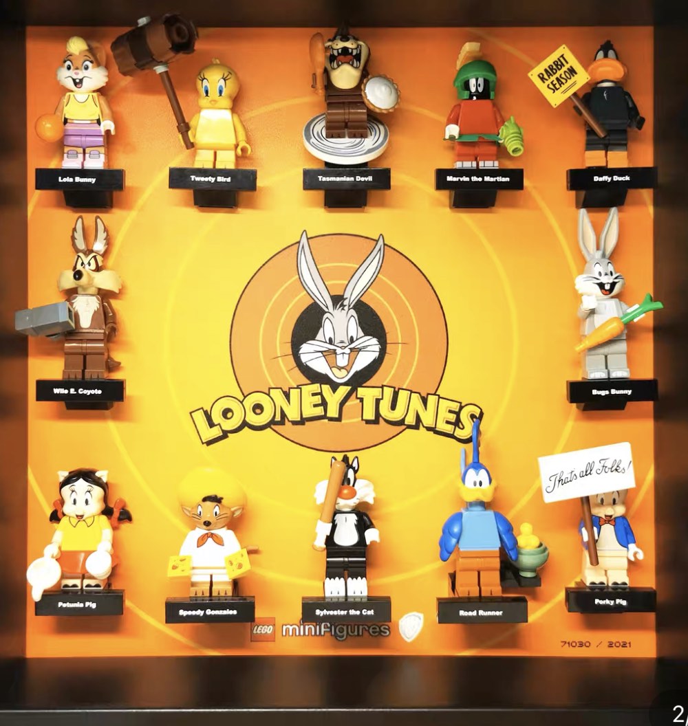 Looney Tunes Lego 展示架 不包公仔, 興趣及遊戲, 玩具 & 遊戲類 - Carousell