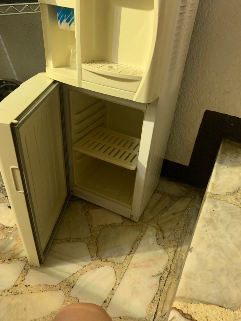 Markes Water Dispenser, Furniture & Home Living, Kitchenware ...