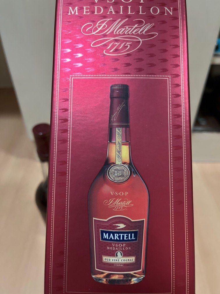 Martell VSOP Medaillon cognac 700ml, Food & Drinks, Alcoholic Beverages on Carousell