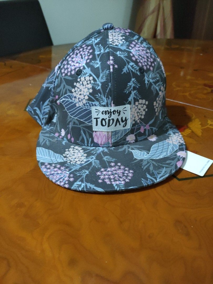 Miniso Flower Cap, Men's Fashion, Watches & Accessories, Caps & Hats on ...