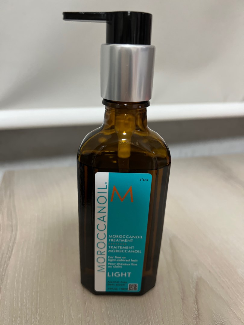 Moroccanoil LIGHT hair oil, Beauty & Personal Care, Hair on Carousell