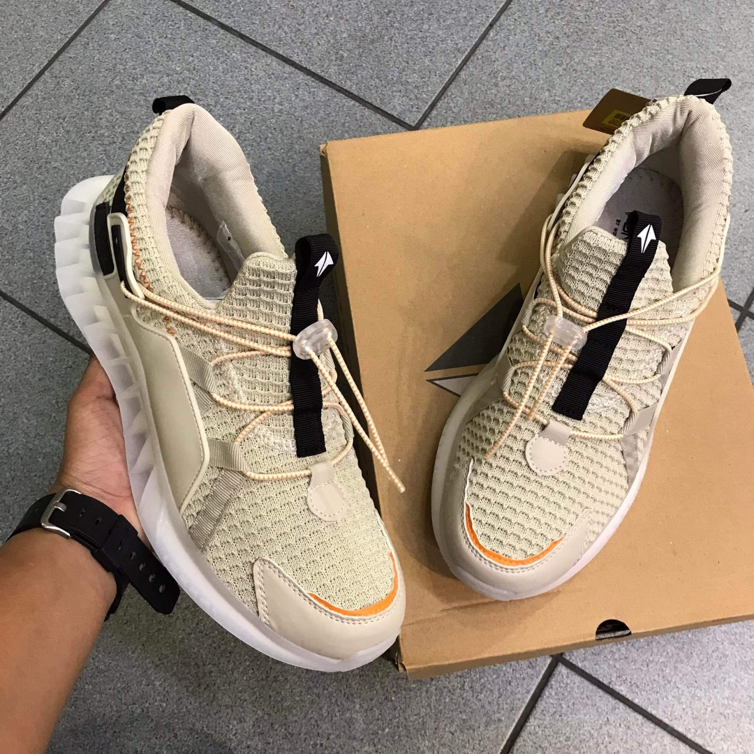 ONE UP METEORIC BEIGE, Men's Fashion, Footwear, Sneakers on Carousell