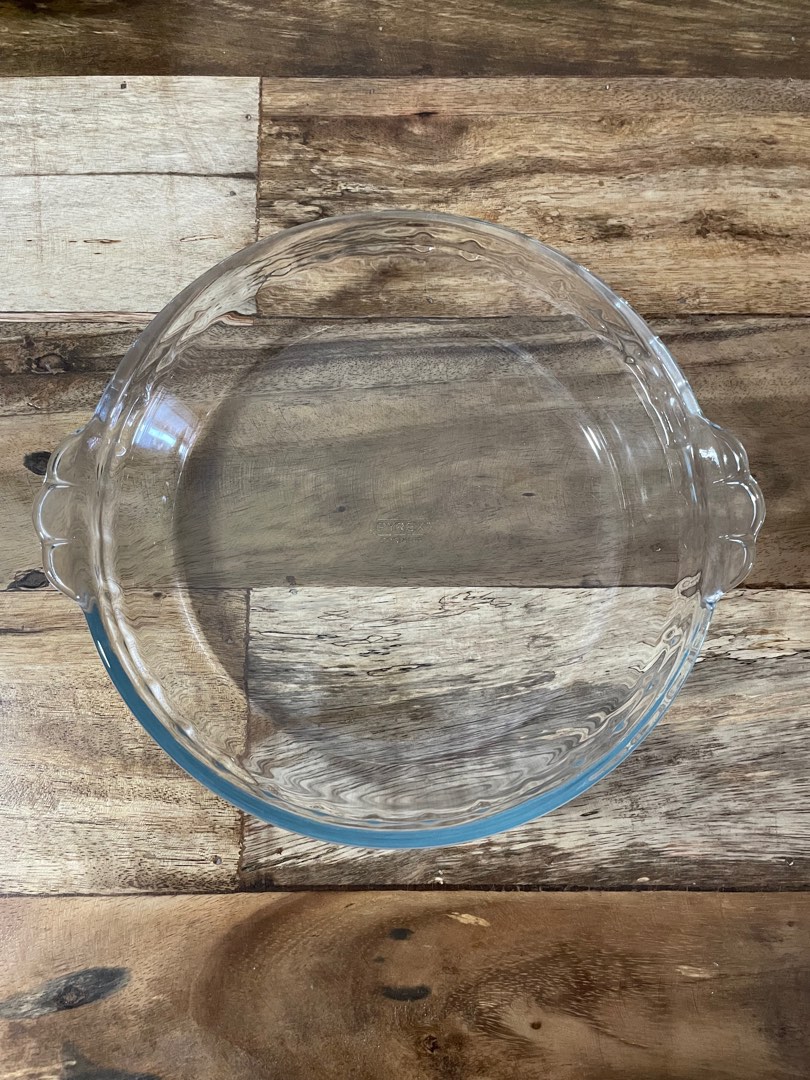 Pyrex deep dish plate, Furniture & Home Living, Kitchenware & Tableware ...