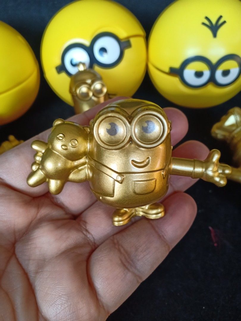 RARE GOLD MINIONS with Minion balls, Hobbies & Toys, Toys & Games on ...