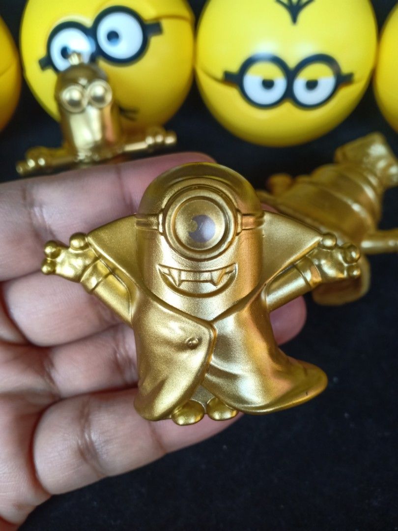 RARE GOLD MINIONS with Minion balls, Hobbies & Toys, Toys & Games on ...