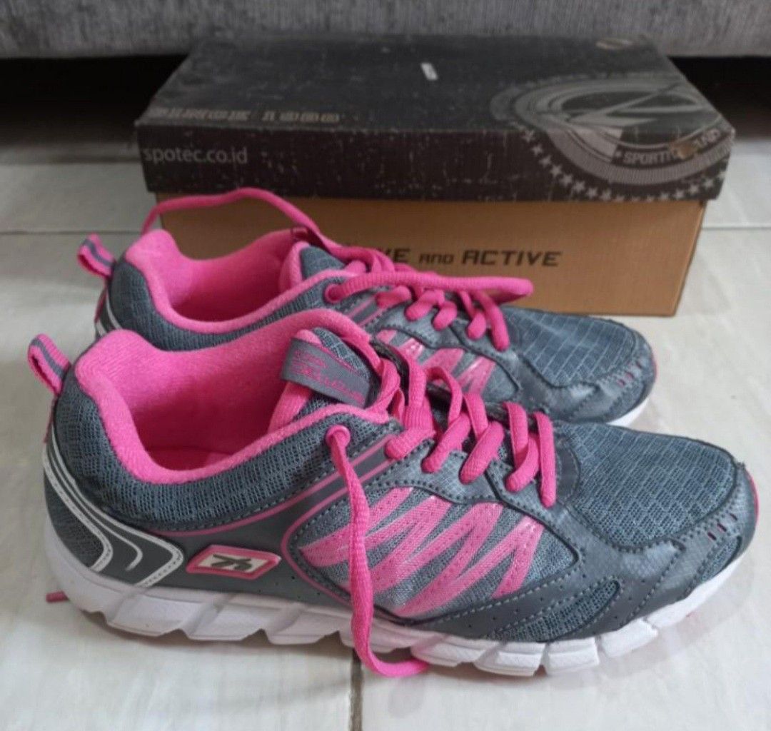 Sepatu Spotex, Fesyen Wanita, Sepatu di Carousell