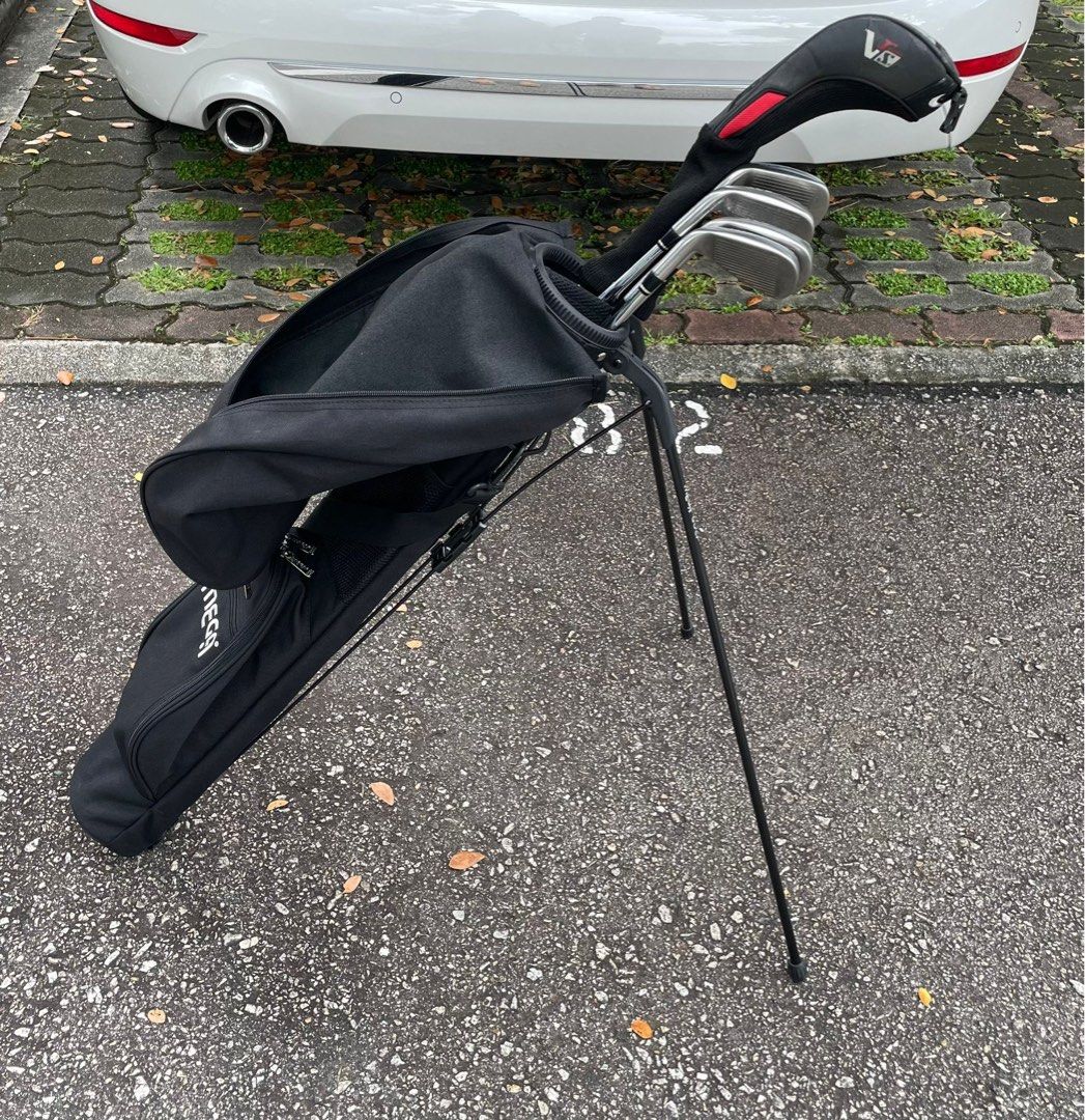 Slim Compact golf bag, Sports Equipment, Sports & Games, Golf on Carousell