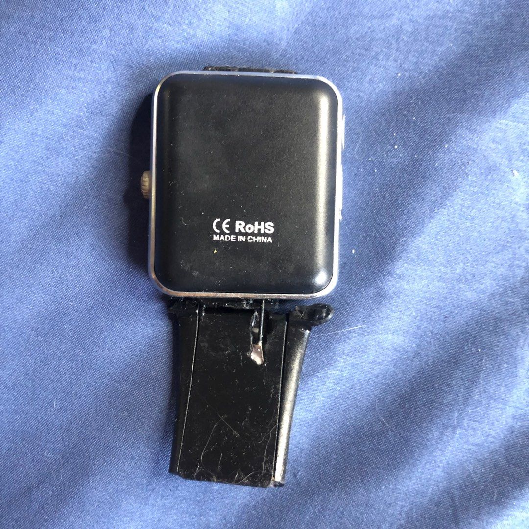 Smartwatch SIM Card, Telepon Seluler & Tablet, Lainnya di Carousell