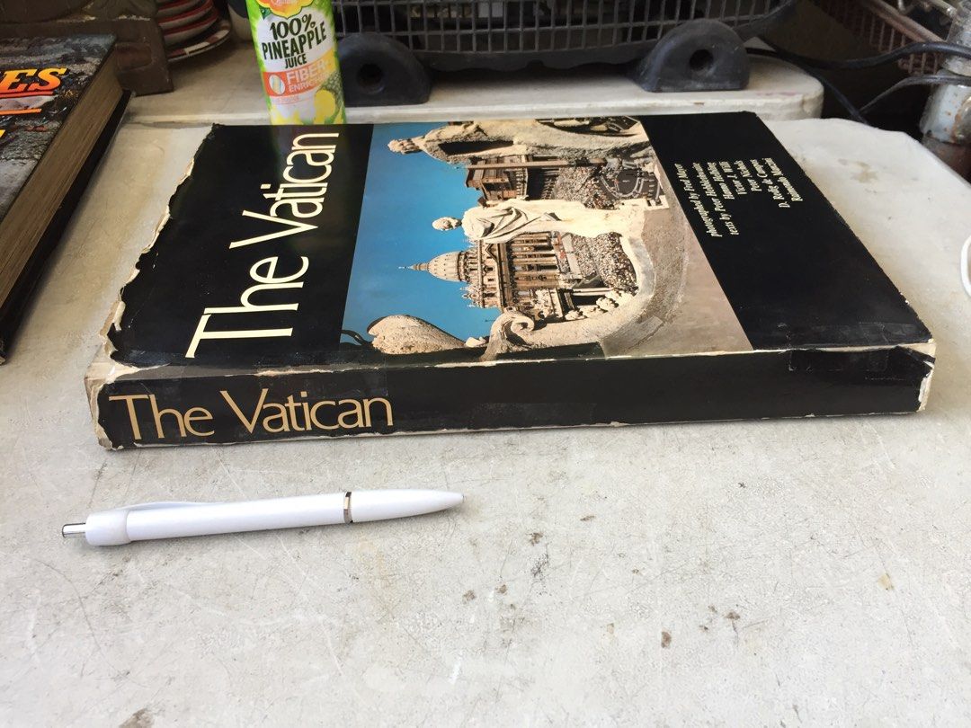 The Vatican by Peter Hebblethwaite 1979 hardbound big book, Hobbies ...