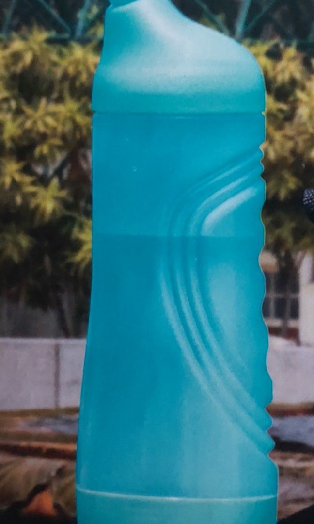 Tupperware Sports Bottle 750ml, Furniture & Home Living, Kitchenware ...