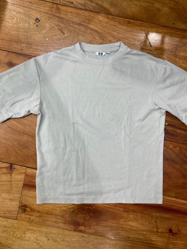 Uniqlo Airism tee, Men's Fashion, Tops & Sets, Tshirts & Polo Shirts on ...