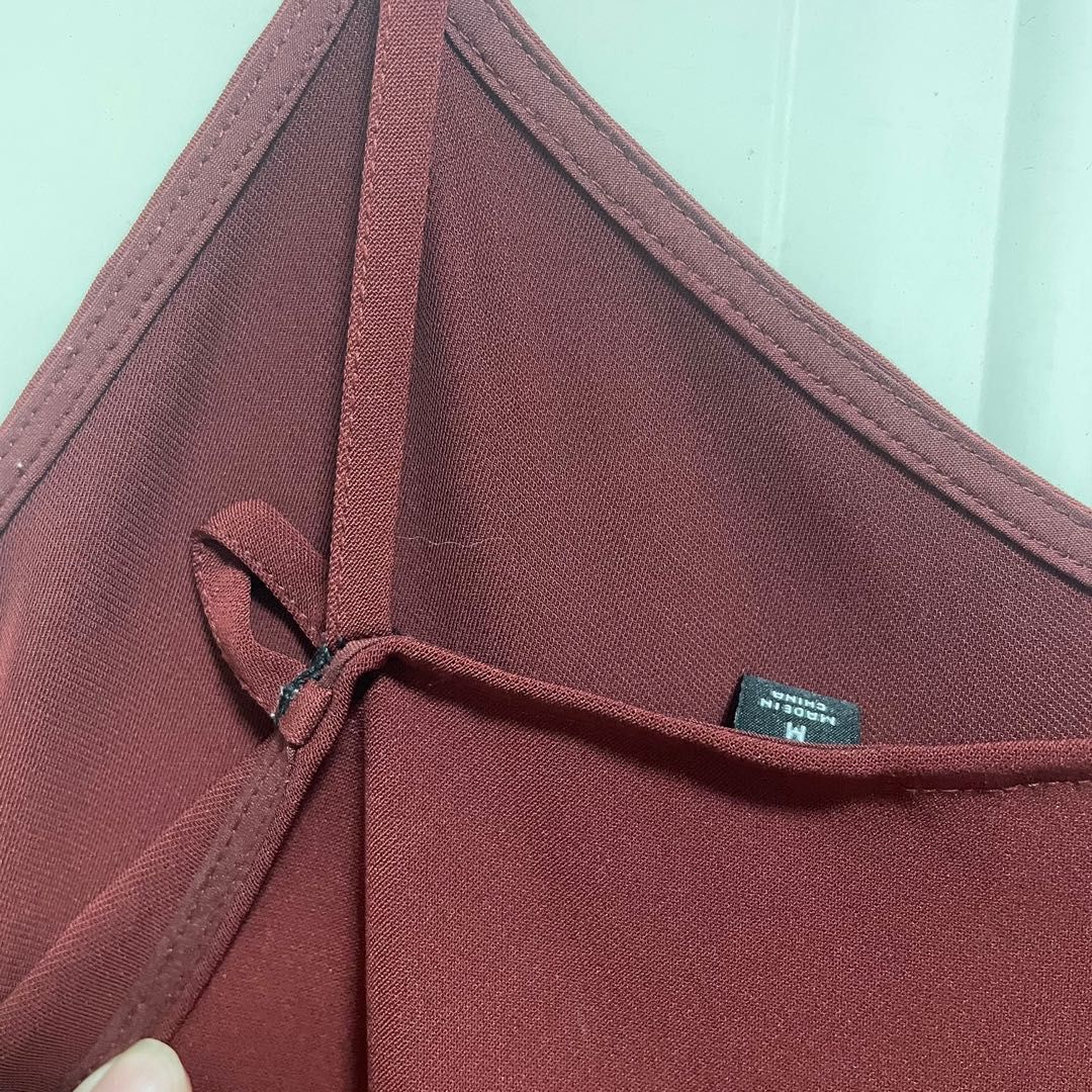 Uniqlo Red Top, Women's Fashion, Tops, Sleeveless on Carousell