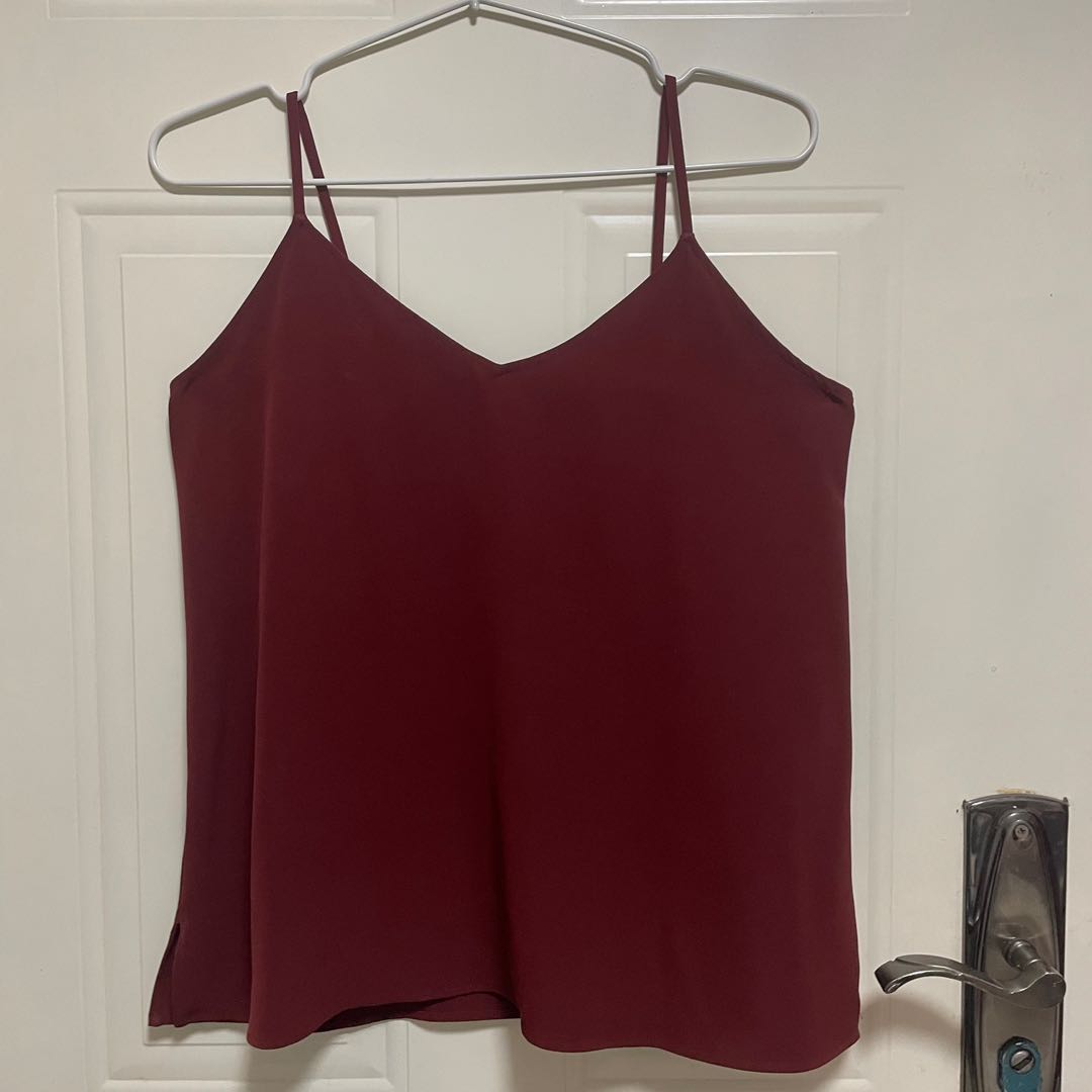 Uniqlo Red Top, Women's Fashion, Tops, Sleeveless on Carousell